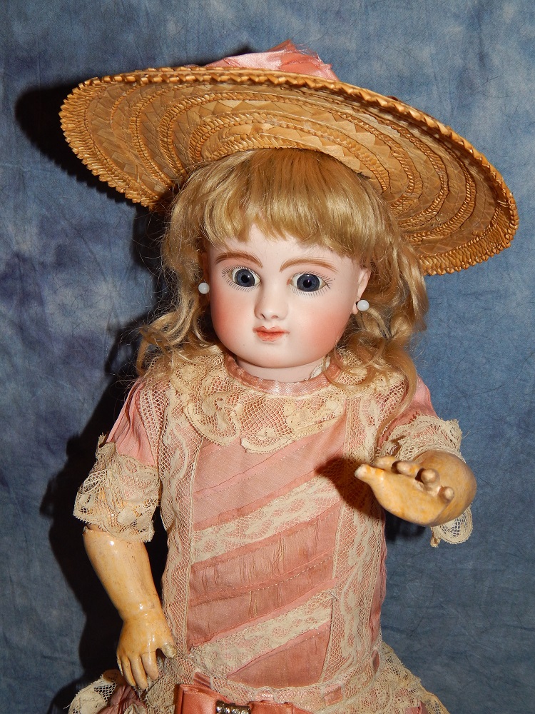 Grandmas Attic Dolls - Page 1