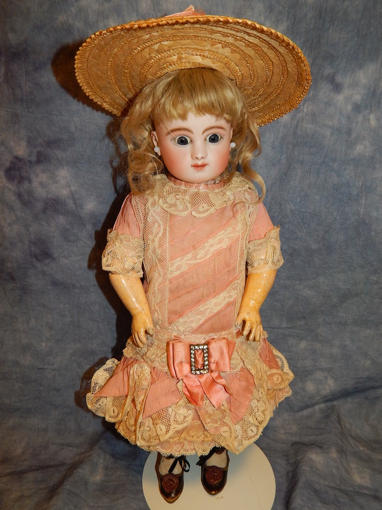 Grandmas Attic Dolls - Page 1